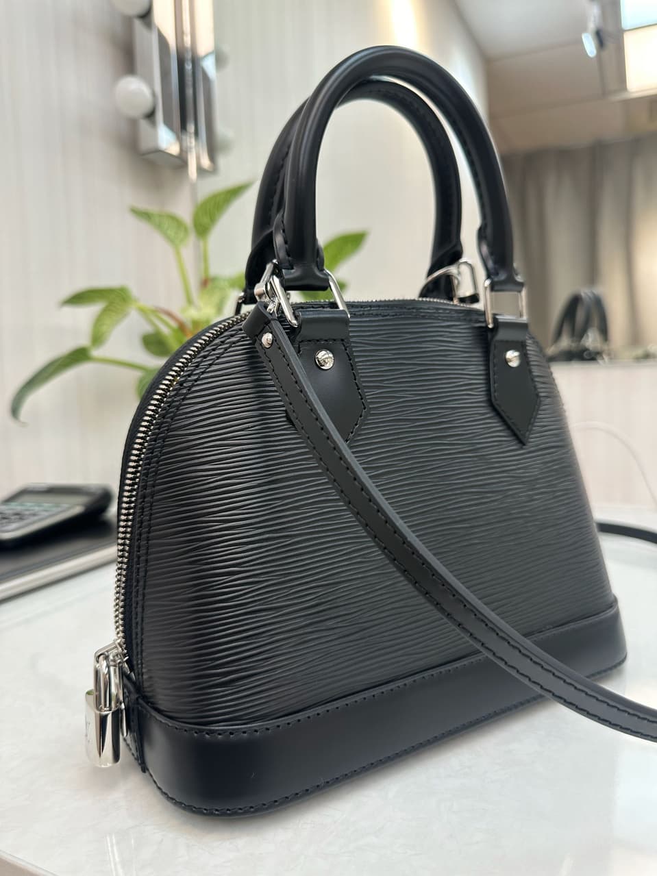 #開箱 # 開箱 LV epi水波紋系列 Alma BB - 精品板 | Dcard