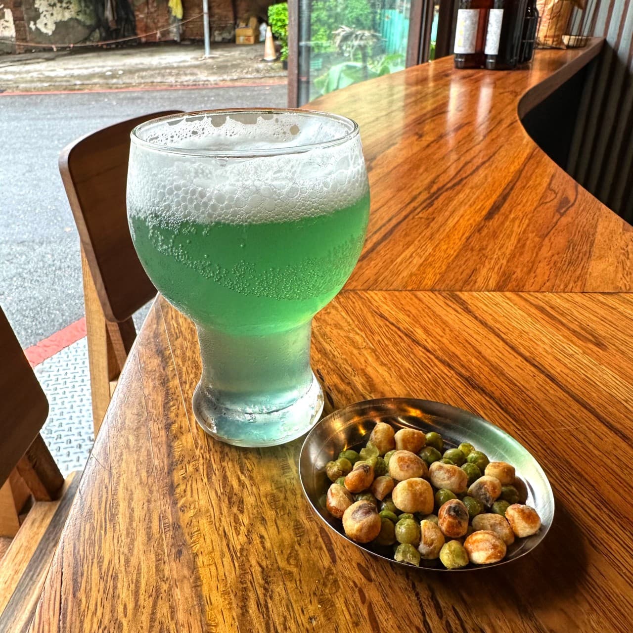 #酒吧 #台南食圈 #拾捌樓的小酒場 Sparrow Brewing beer bar Tainan - Rain到哪吃到哪 ...