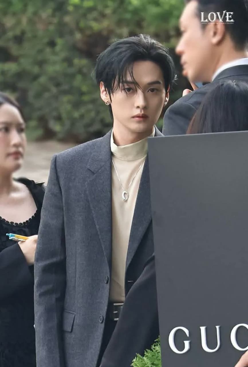 #分享 Stray Kids Lee know 閃耀出席Gucci Osteria活動 - Stray Kids板 | Dcard