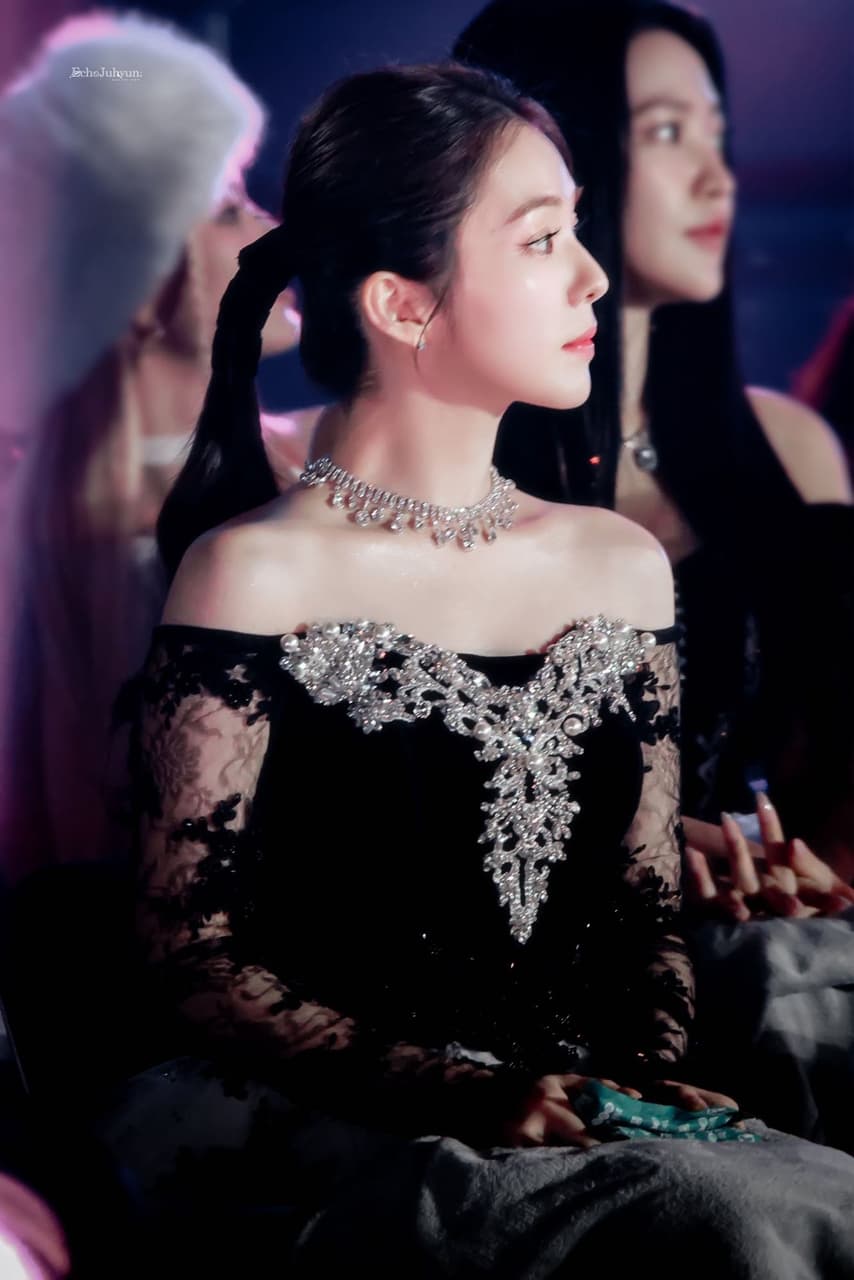 #分享 Irene今天在GMA頒獎禮的生圖又封神了！太美了 - B28 留言 | Dcard