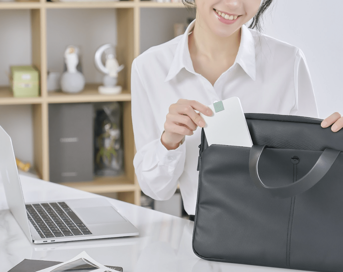 你也覺得 iCloud 備份很久很解嗎？兼具質感與便攜性的 Windows、Mac 外接硬碟推薦 - 品牌商家 (@brand_selection) | Dcard