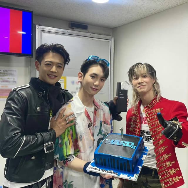 #分享 SHINee 拿到人歌一位🏆 - SHINee板 | Dcard