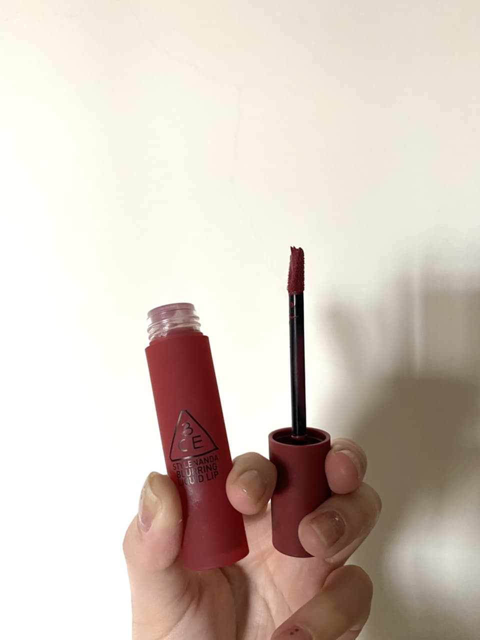 #試色 在小紅書被燒爆的3ce Blurring Liquid Lip #bearberry - 美妝板 | Dcard