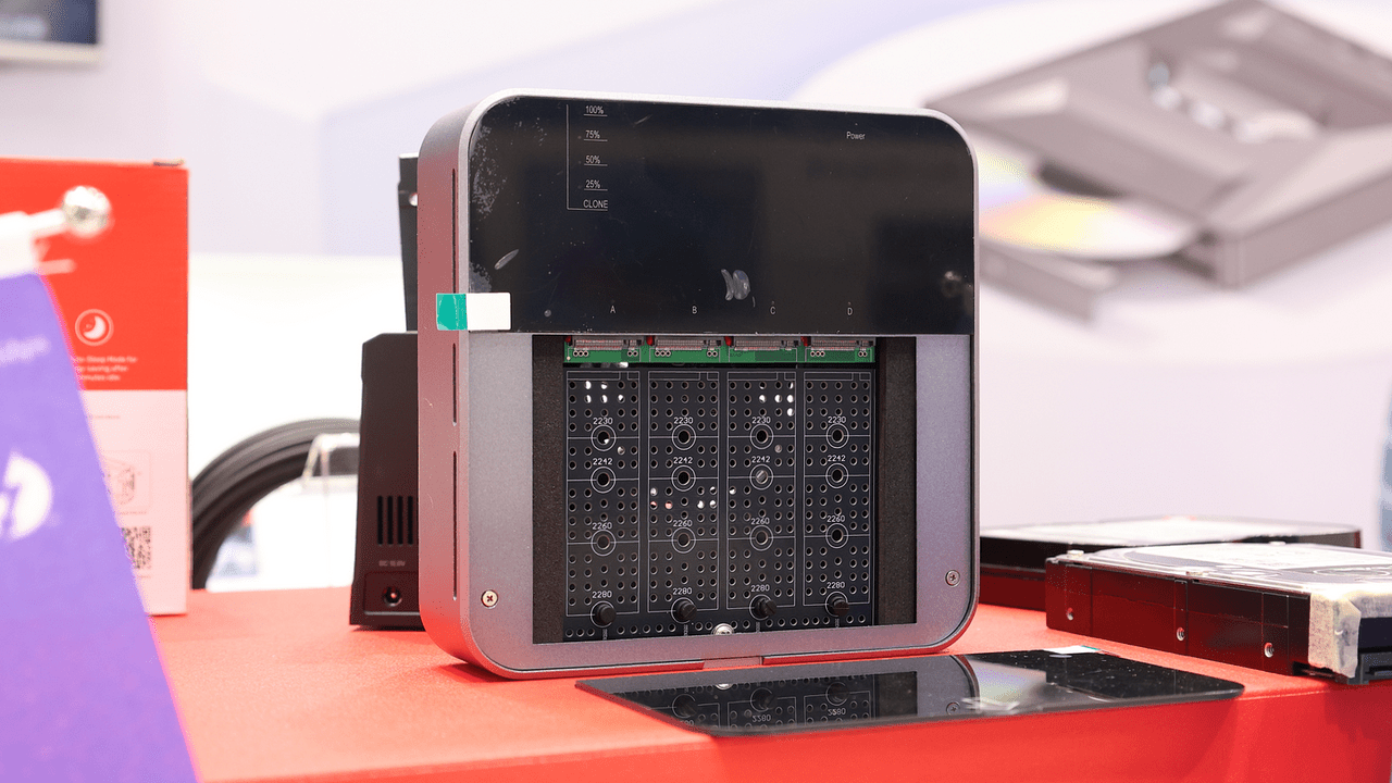 我想帶走這幾樣……COMPUTEX 2025 Unitek 首度亮相 Thunderbolt 5 Dock - EnterBox (@enterbox) | Dcard