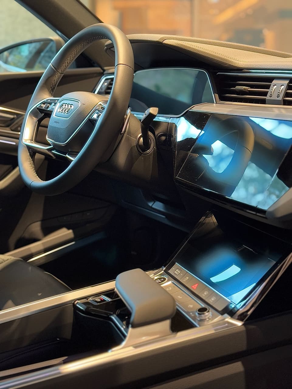 AUDI 新光三越 Diamond Towers - 汽車板 | Dcard