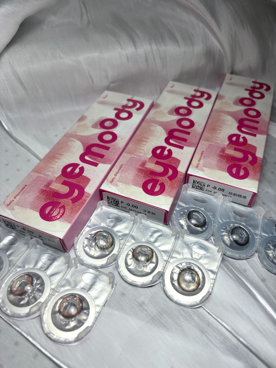 #💡開箱𝐞𝐲𝐞𝐦𝐨𝐨𝐝𝐲日拋.爵士光年、冷茶棕、珍韵雅黑 - 隱形眼鏡板 | Dcard