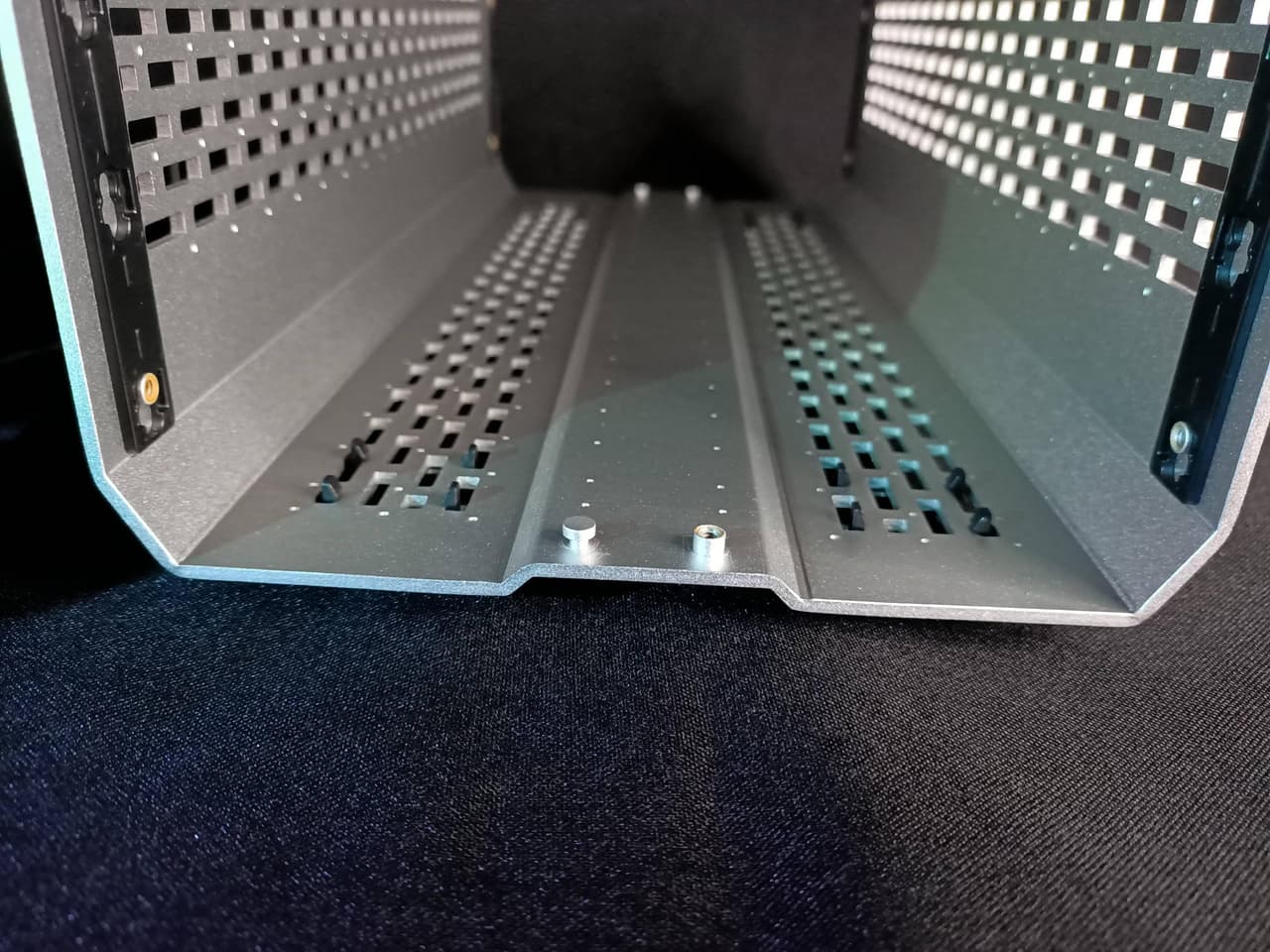 #開箱 三種願望一次滿足 Phanteks Evolv Shift XT + Phanteks Revolt SFX金牌 650W 開箱評測 - 3C板 | Dcard