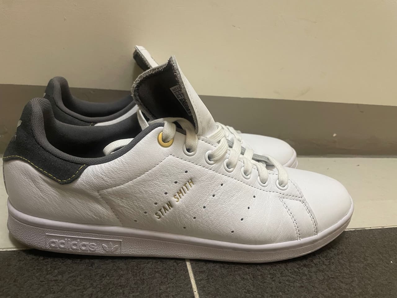 優惠情報🔎 ️百搭小白鞋 Adidas Stan Smith 超特價‼️快搶購～🔥🔥🔥 - 姐妹淘～ (@beauty_life_2me) | Dcard