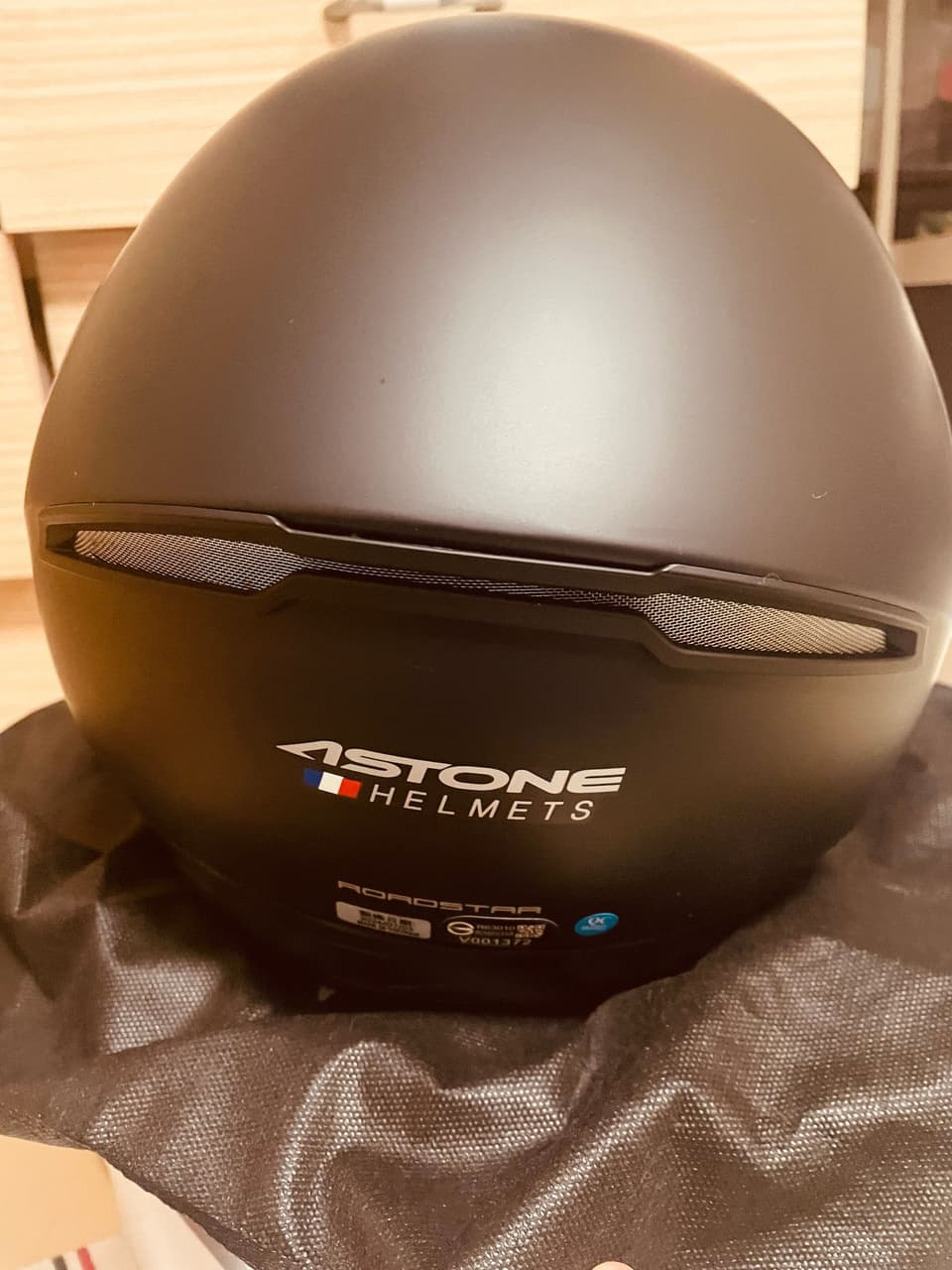 #我要賣 #我要賣（已售出）astone roadstar 全罩安全帽 - 二手交易板 | Dcard