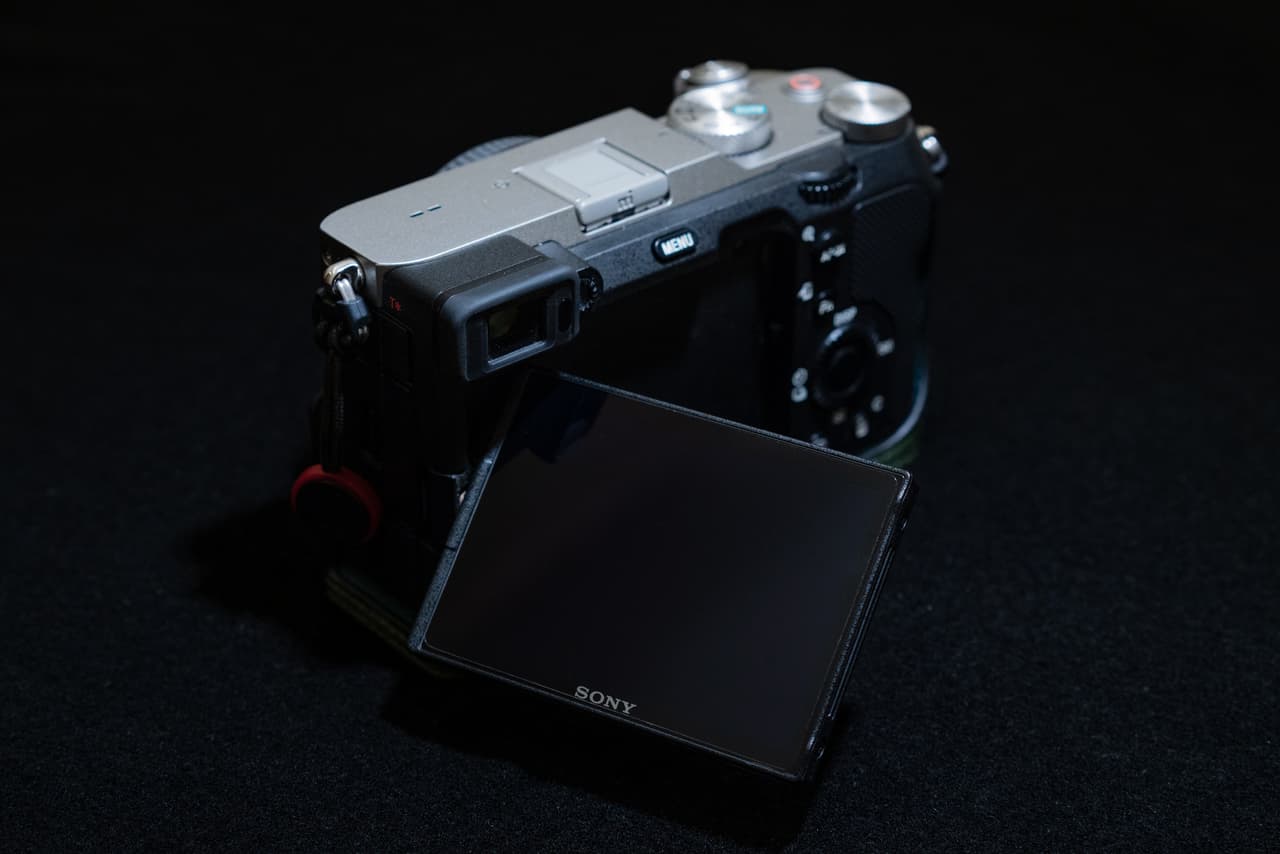 #選購 在大家搶著買a7C2時，我跑去帶了一台初代a7C回家 — 我的新朋友Sony a7C - 攝影板 | Dcard