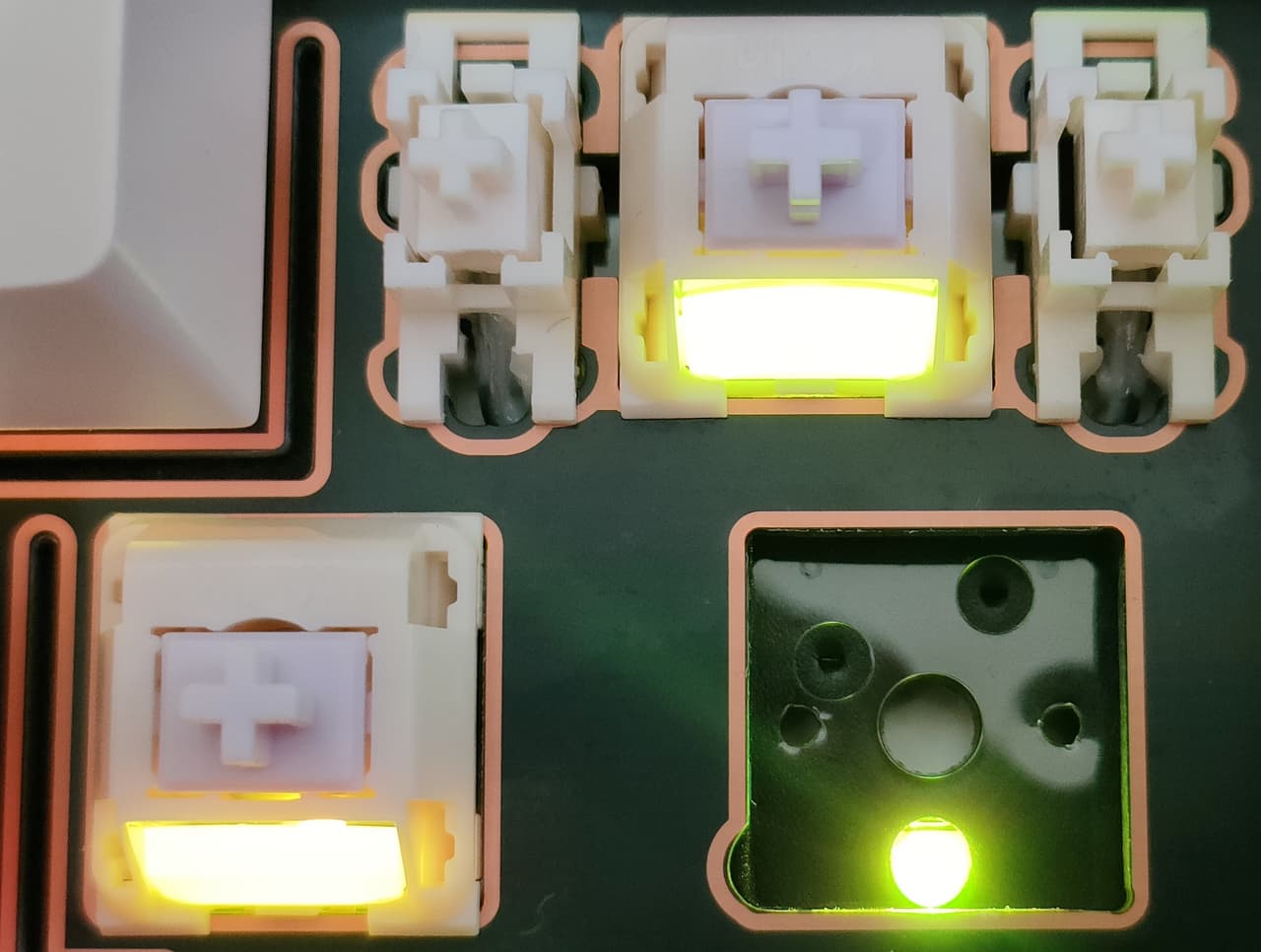 #心得 鍵盤開箱：PMO WAVE 75 75% 金屬鍵盤-麥當勞主題 - 機械鍵盤板 | Dcard