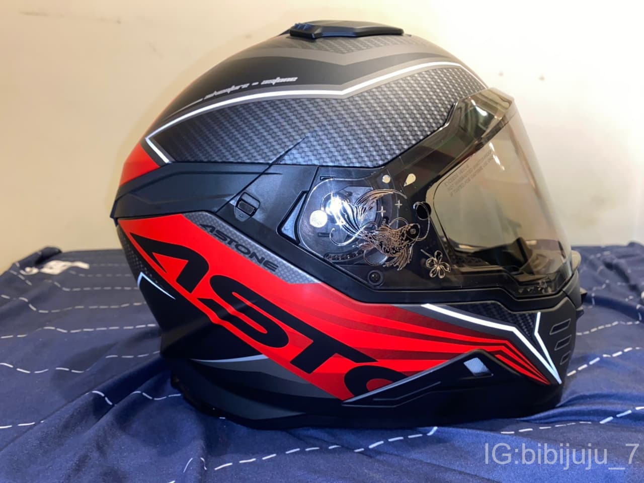 #部品分享 全罩安全帽Astone-MX800使用及反光貼分享!! - 機車板 | Dcard