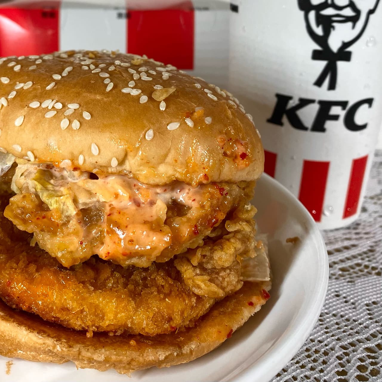 海陸一次滿足🌊 飽足感滿分的KFC肯德基黃金魚子海陸Q蝦堡 - 迪士尼小公主的妹妹 (@peiyingfang_) | Dcard