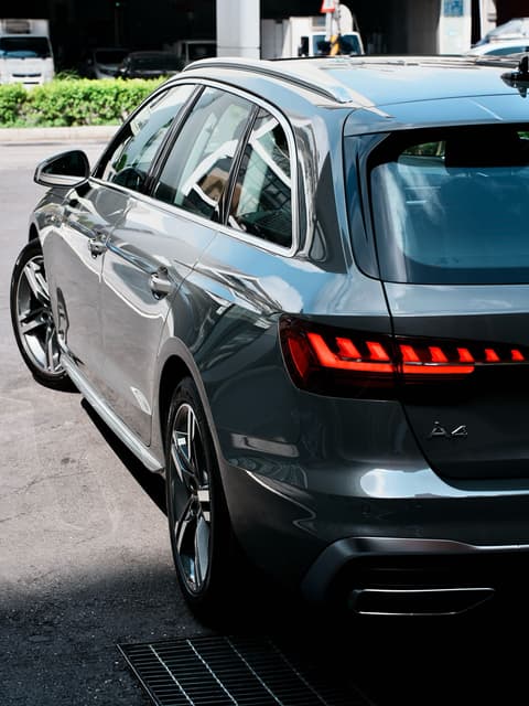 Audi 金屬克洛諾斯灰 (Chronos Grey Metallic)：時光淬鍊的尊榮典範 - 汽車板 | Dcard
