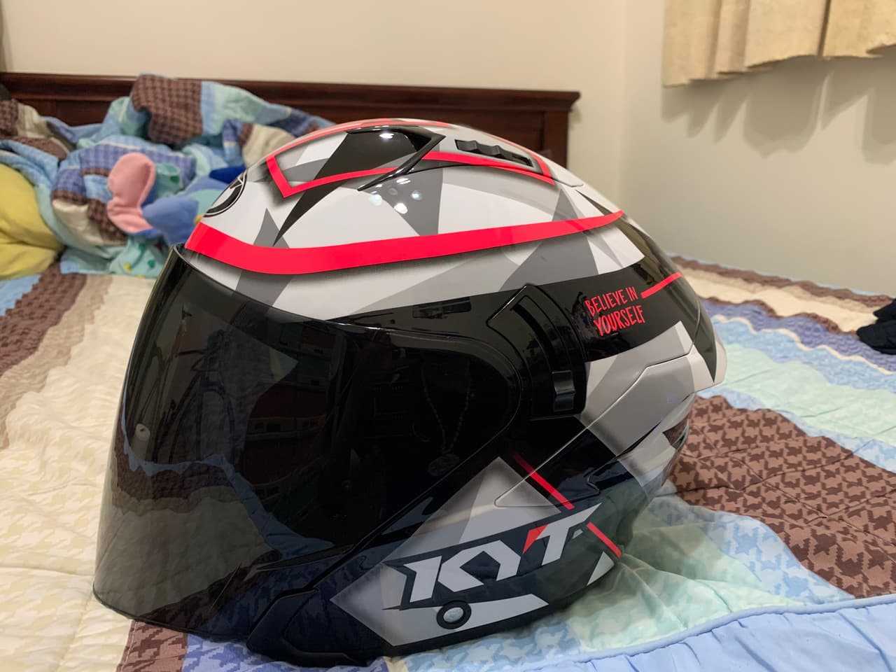 【開箱聞】KYT NFJ #41 (18P全彩) - 機車板 | Dcard