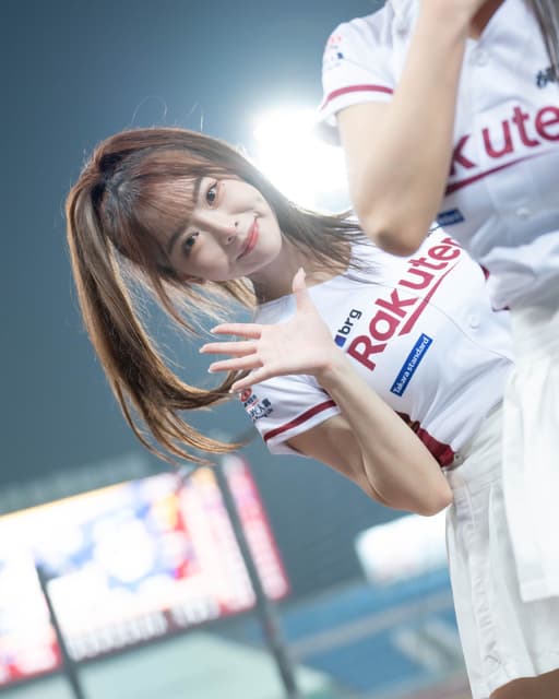 #分享 Rakuten girls樂天女孩新學妹 心韻😍（圖源-心韻粉專&IG） - 啦啦隊女孩板 | Dcard