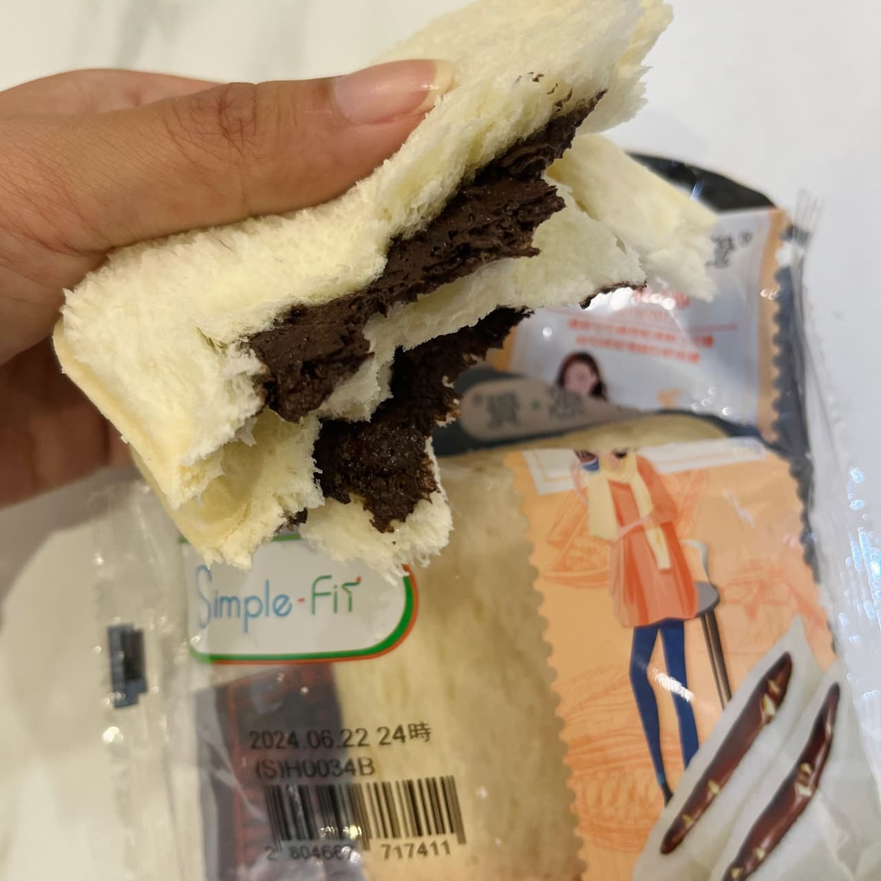 全家 VS 7-11巧克力夾心吐司，全家推爆 - 美食板 | Dcard