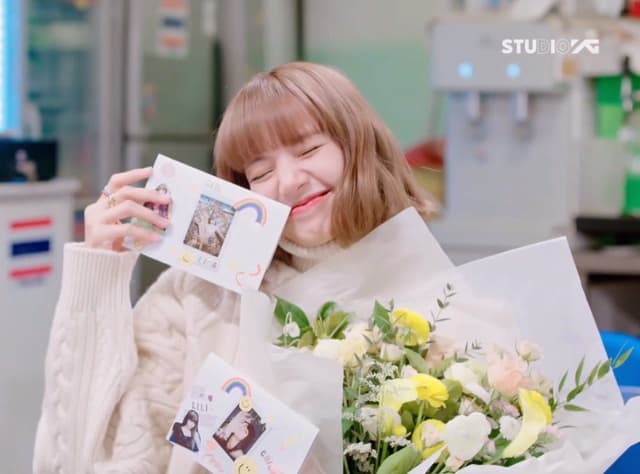 #分享 LISA和BABYMONSTER練習生的互動片段 - BLACKPINK板 | Dcard