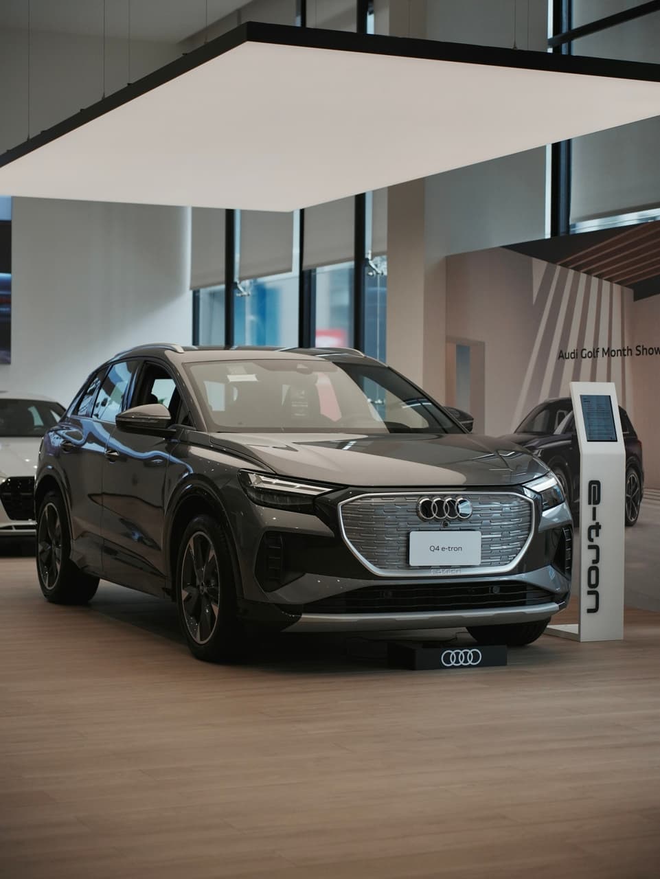 Q4 e-tron 45 advanced 金屬迷霧灰 Typhoon grey - 汽車板 | Dcard