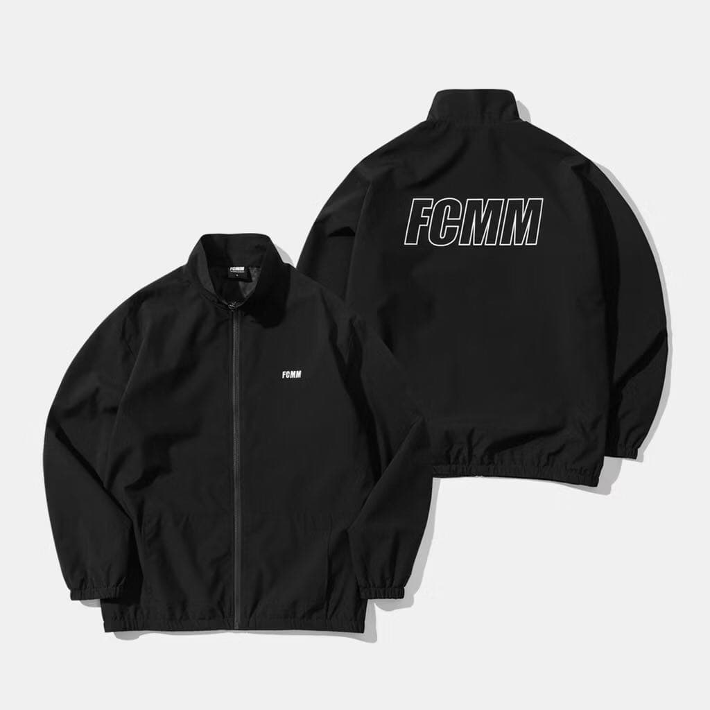 現在穿剛剛好🔥版型絕佳時髦到被問翻🔍正韓FCMM CLUB 風衣外套～ - Karui (@goldgold100) | Dcard