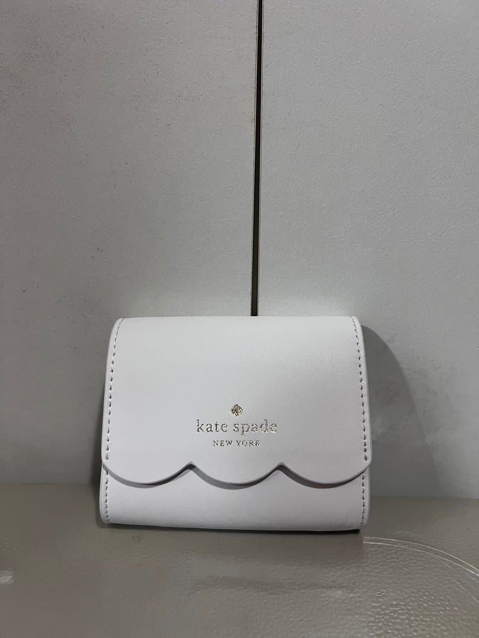 #我要賣 降售全新kate space 短夾零錢包 - 二手交易板 | Dcard