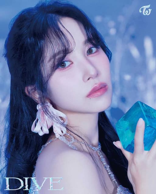 #回歸 TWICE也太美了吧...《DIVE》第二波概念照🧜🏻‍♀️SAMI志 ver. - TWICE板 | Dcard