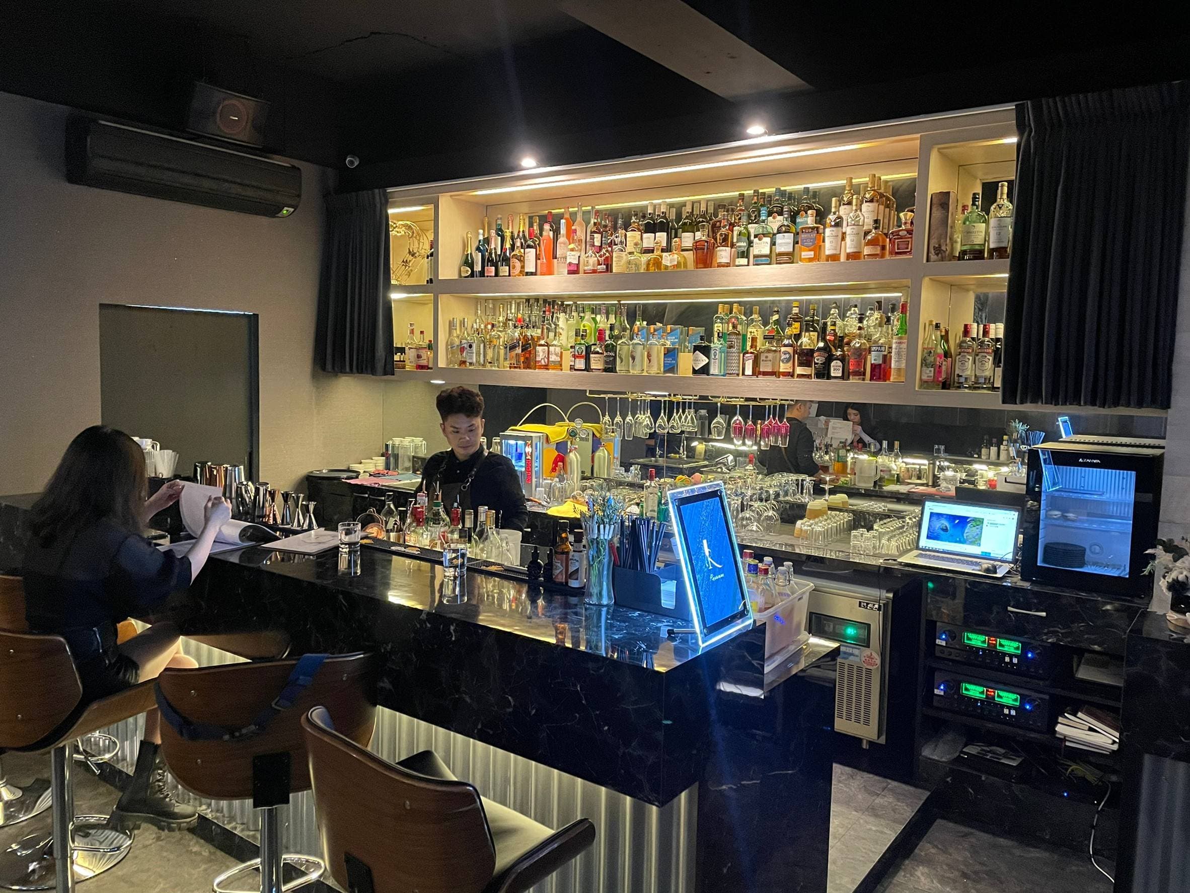 #酒吧 #巨蛋食圈 #Roxanne'bar - 美食板 | Dcard