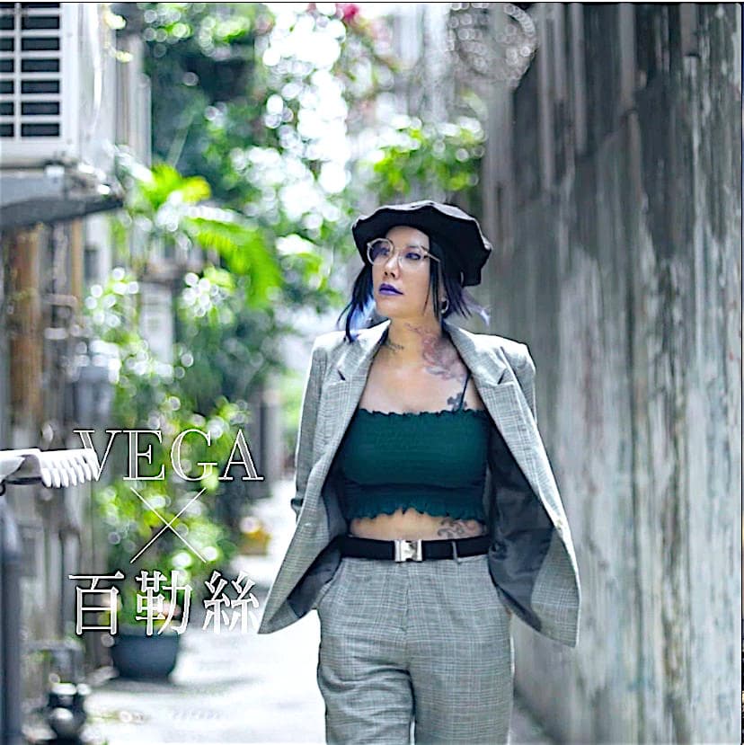 【我潮故我在】步入大學新階段，讓梁云菲、百勒絲帶你騎著SYM VEGA 125潮爆新訓hold住全場！ - B521 留言 | Dcard