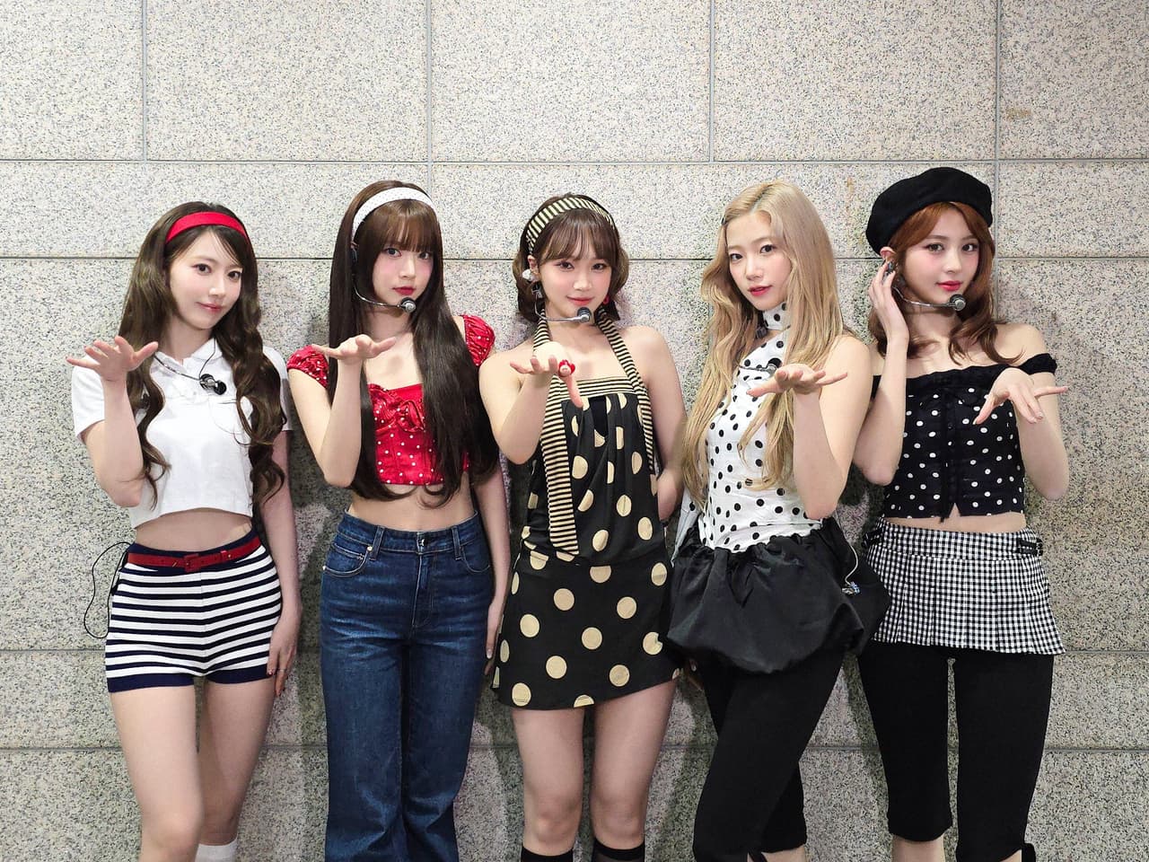 #集中討論 LE SSERAFIM 迷你五輯 'HOT' 火熱發行🔥 - B33 留言 | Dcard