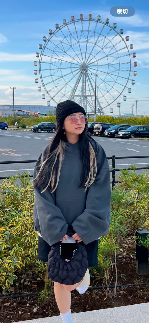 #我要賣 Yeezy x Gap x balenciaga 帽T - 二手交易板 | Dcard