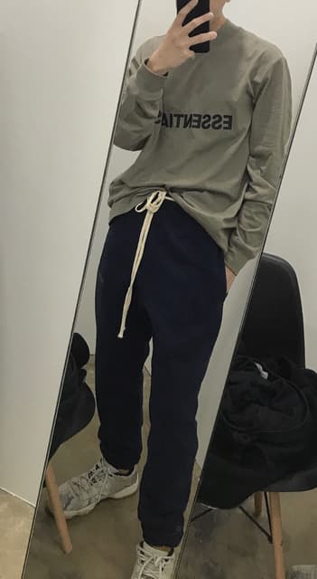 跪求essential買點 - B206 留言 | Dcard