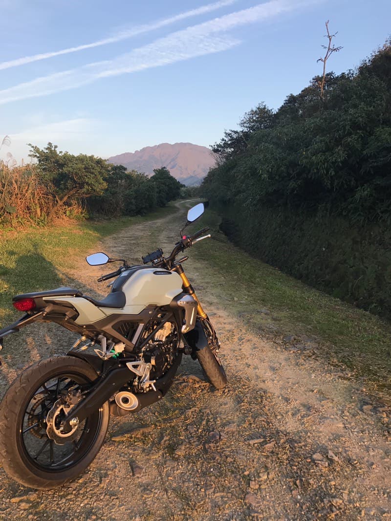 當158小隻女孩遇上CRF（檔車教學文）（脫魯秘訣） - B83 留言 | Dcard