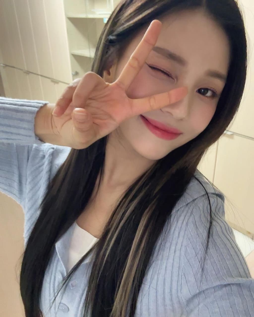 #集中討論 VIVIZ 迷你四輯 VERSUS 回歸 - B166 留言 | Dcard