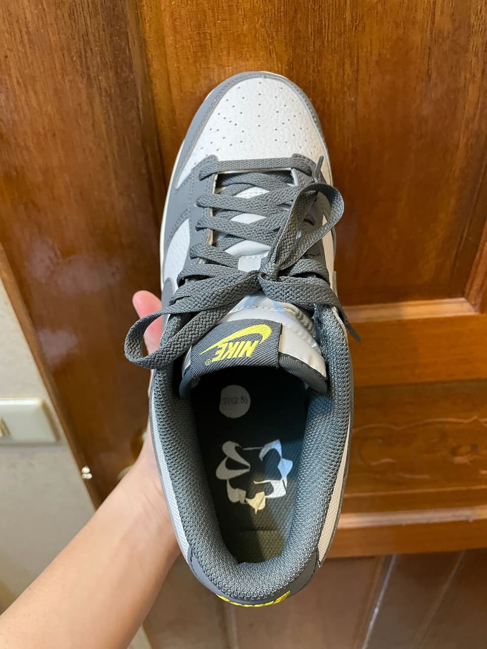 #我要賣 售 dunk sb 煙灰奶油底 - 二手交易板 | Dcard