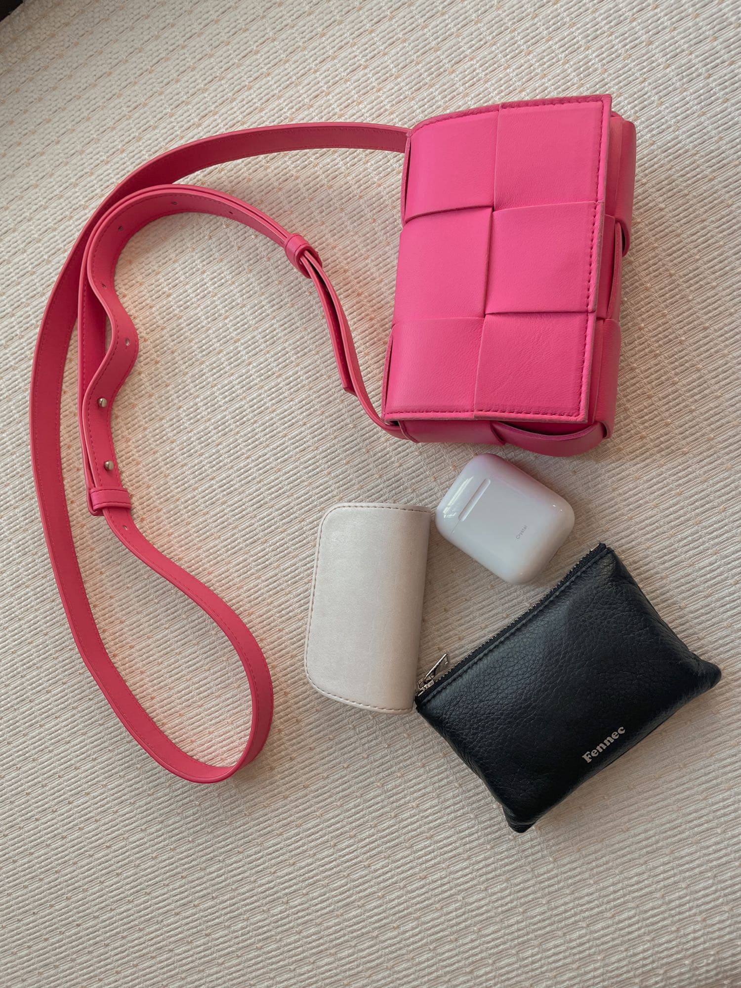 #分享 粉到爆的BV mini cassette - 精品板 | Dcard