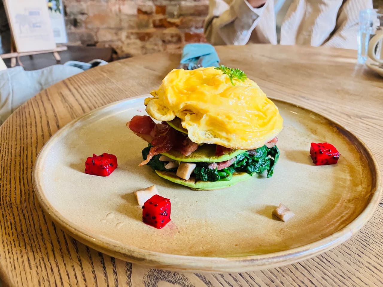 超美味早午餐店24小時不打烊？河內 Xofa Cafe & Bistro - 旅遊板 | Dcard