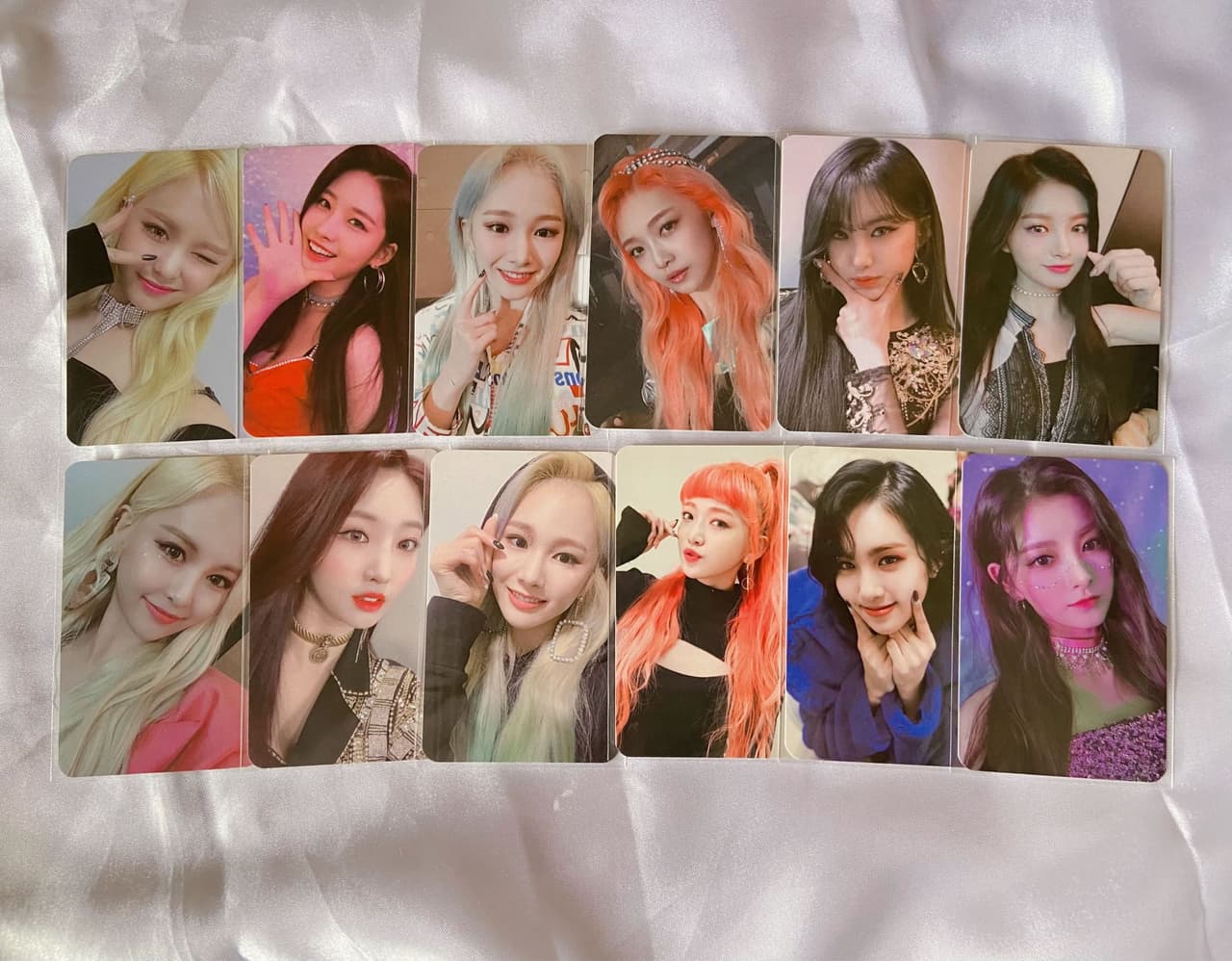 #分享 EVERGLOW歷屆專輯開箱 (上) - 追星板 | Dcard