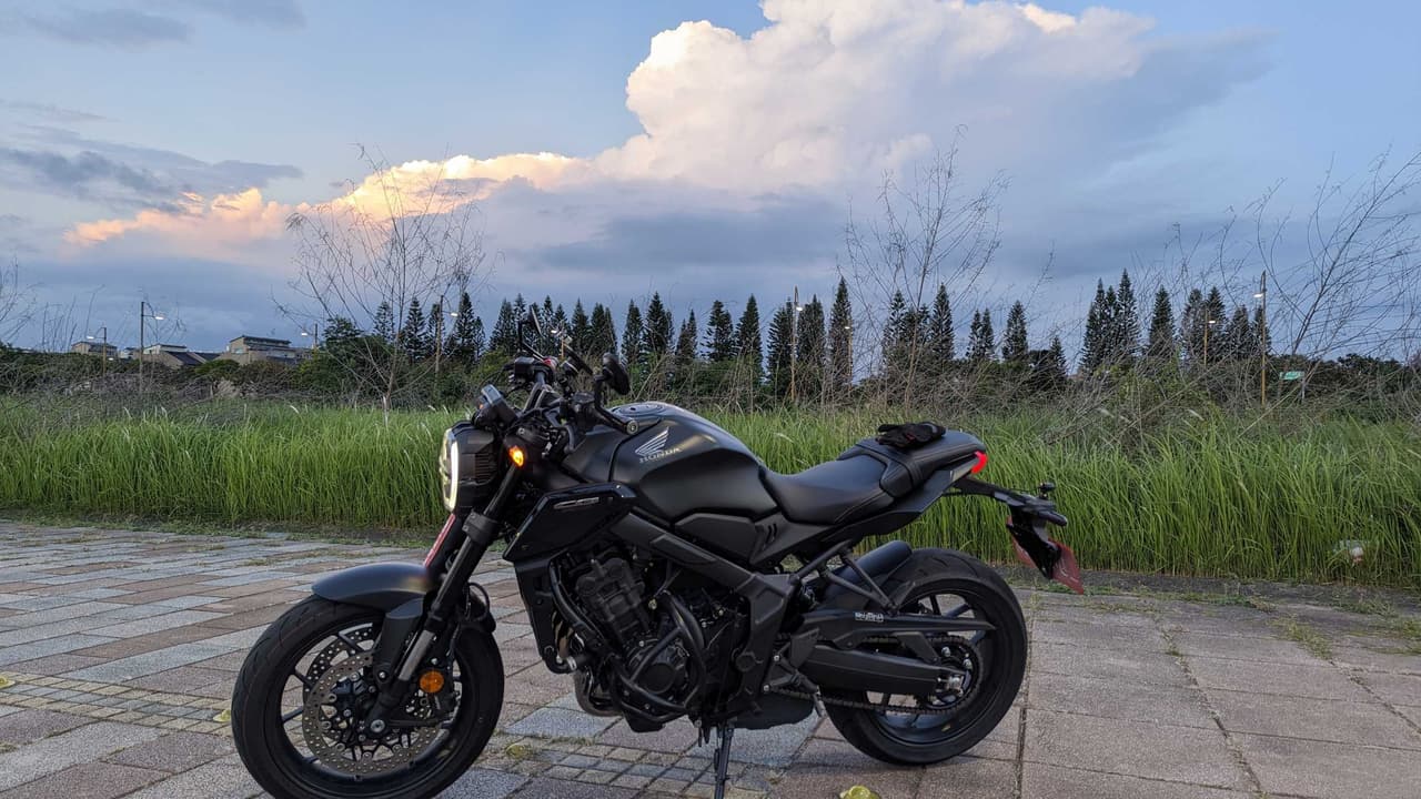 #紅牌 CB650R不專業開箱與當時候選車騎乘感受 - 重機板 | Dcard