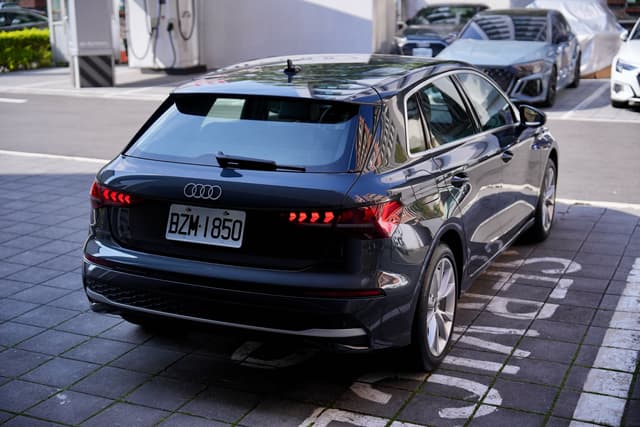 實車分享｜𝐀𝐮𝐝𝐢 𝐀𝟑 𝐒𝐩𝐨𝐫𝐭𝐛𝐚𝐜𝐤 𝟑𝟓 𝐓𝐅𝐒𝐈 𝐒 𝐥𝐢𝐧𝐞｜固態晨昏 - 汽車板 | Dcard