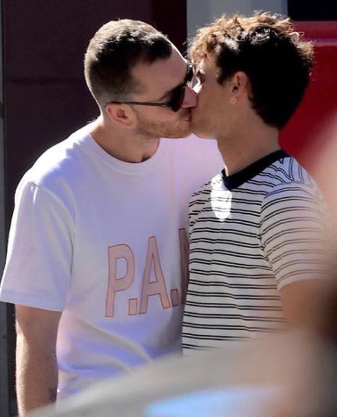 #新聞 《漢娜的遺言》演員Brandon Flynn與英國歌手Sam Smith 在一起了～😆 - 戲劇綜藝板 | Dcard