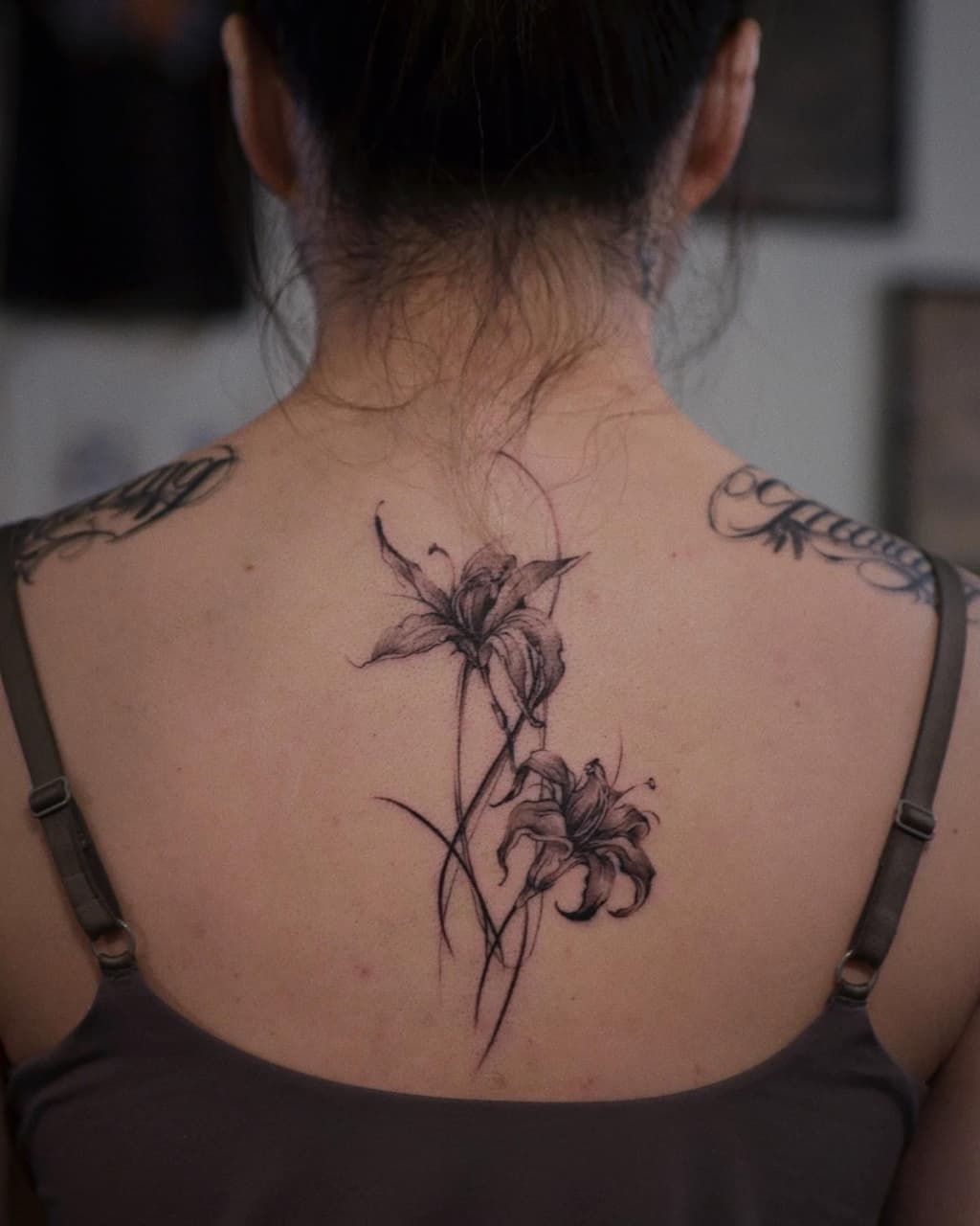 作品分享 - 金萱草🖤🖤 #黑白 #花刺青 - ttt (@tina_ttt) | Dcard