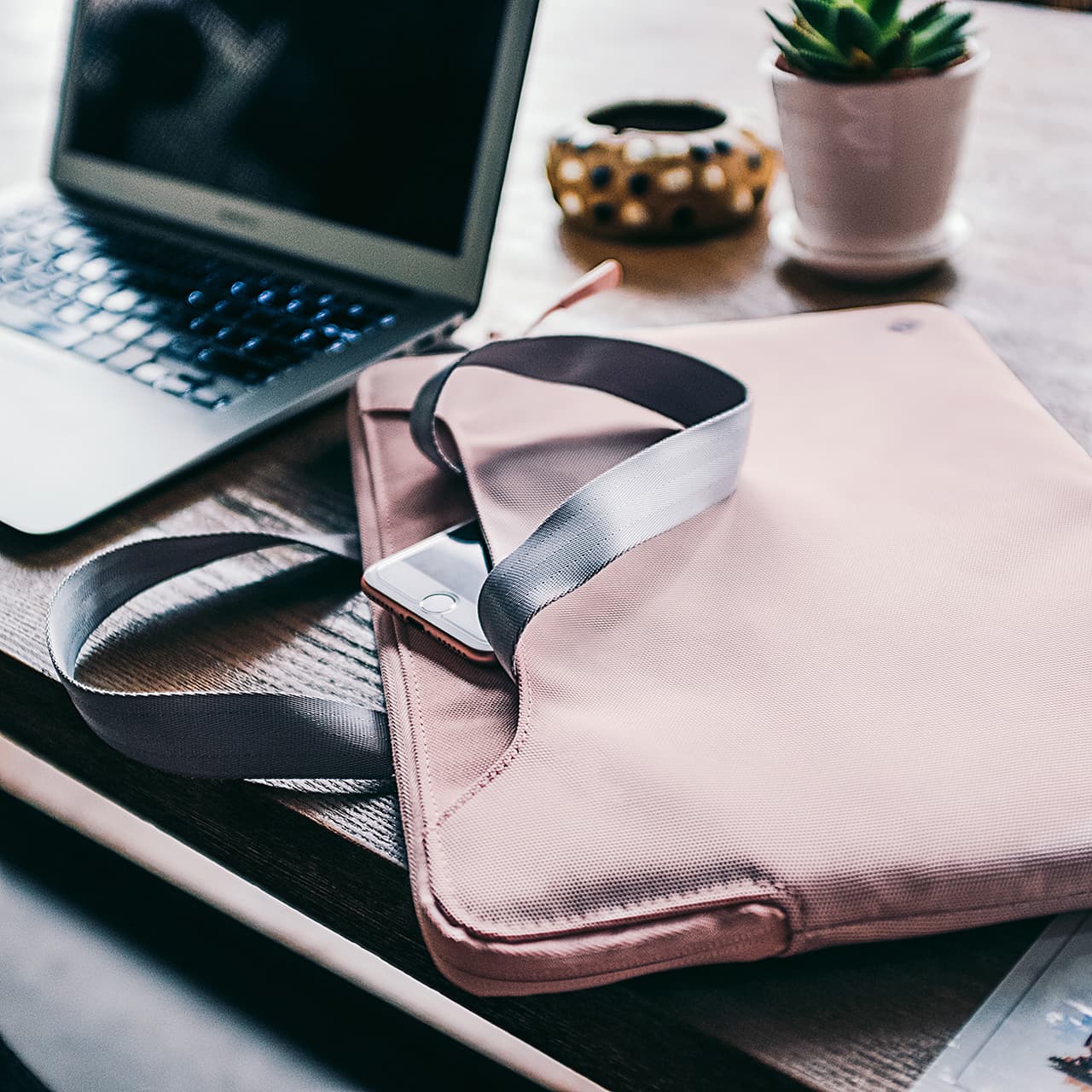 Tomtoc︱筆電包 💻 - 3C板 | Dcard