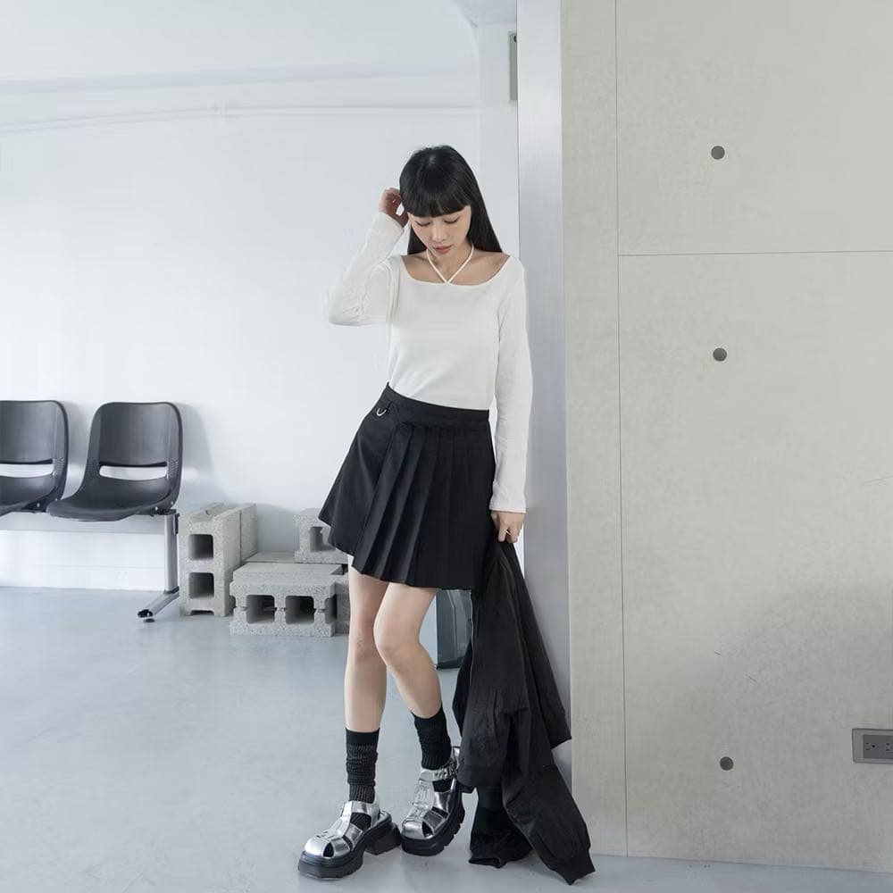 Queenshop秋冬新品報報😍 分享5款百搭下半身單品👖 簡約仿舊刷色喇叭褲 不對稱抓皺唰刷工裝裙 甜酷風格 y2k穿搭推薦😎 - haloyoyo (@haloho) | Dcard