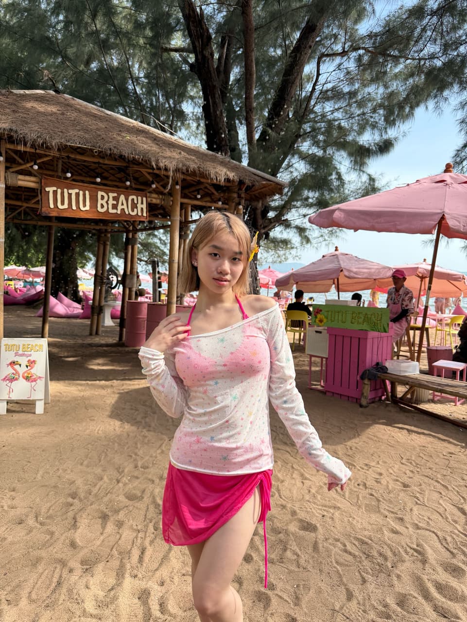 【#OOTD】海島粉嫩穿搭🍹TUTU BEACH超美！ - 隻ㄓ (@yuhminsvt) | Dcard