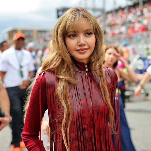 #分享 LISA出席F1邁阿密大獎賽一級方程式賽車賽事 - BLACKPINK板 | Dcard