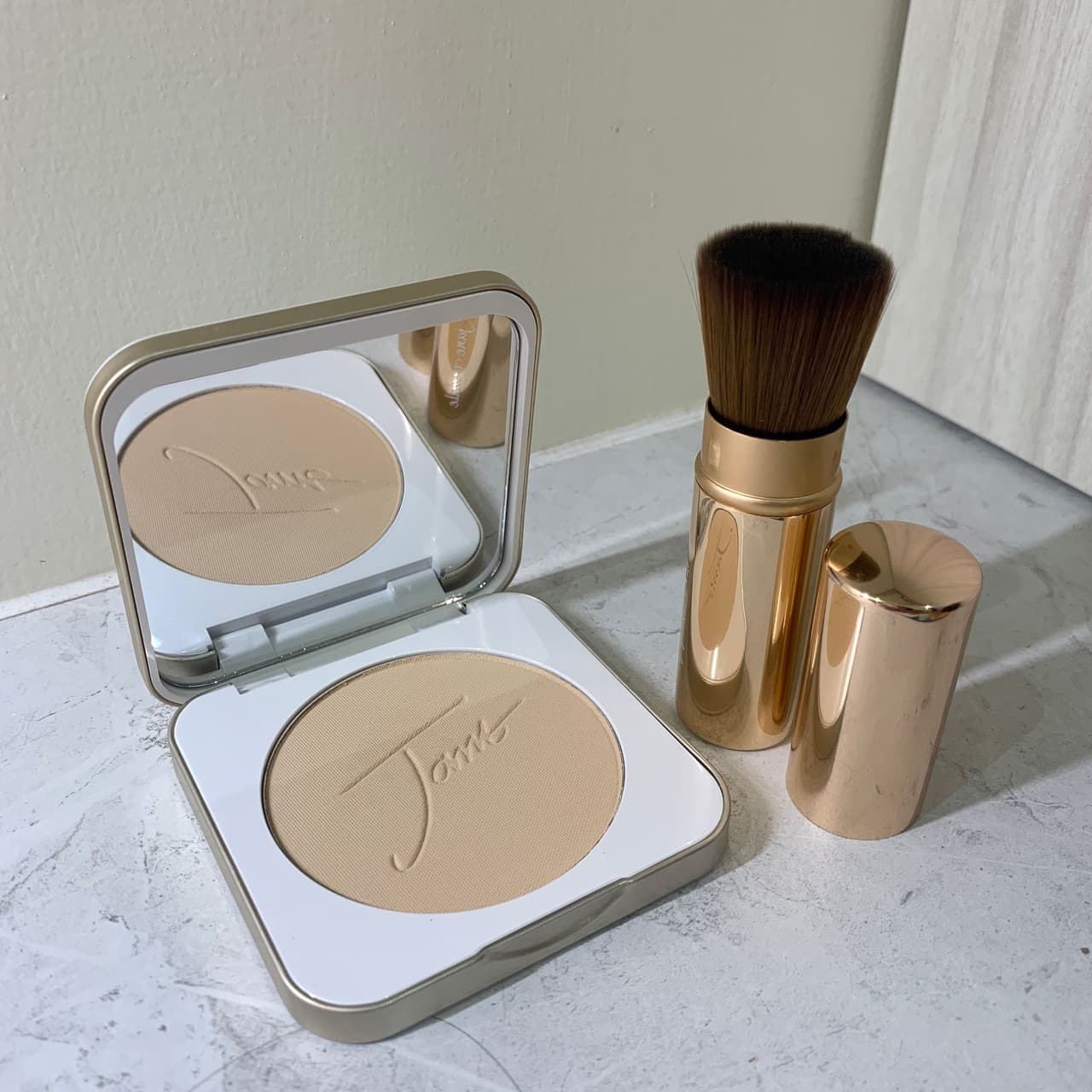 #開箱 終於入手Jane Iredale愛芮兒珍礦物粉餅 - 美妝板 | Dcard
