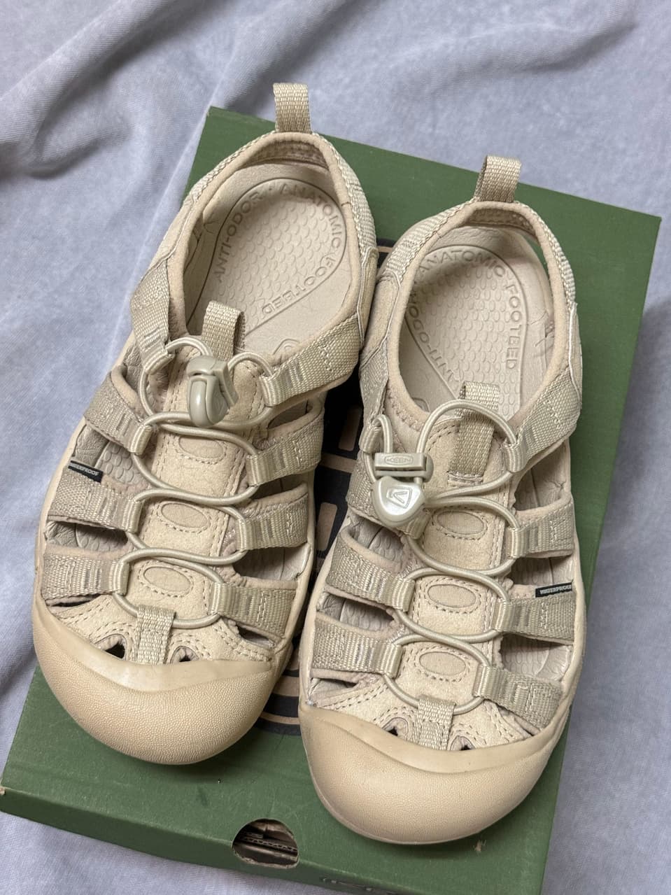 #我要賣 KEEN NEWPORT H2 卡其色 24號 - 二手交易板 | Dcard