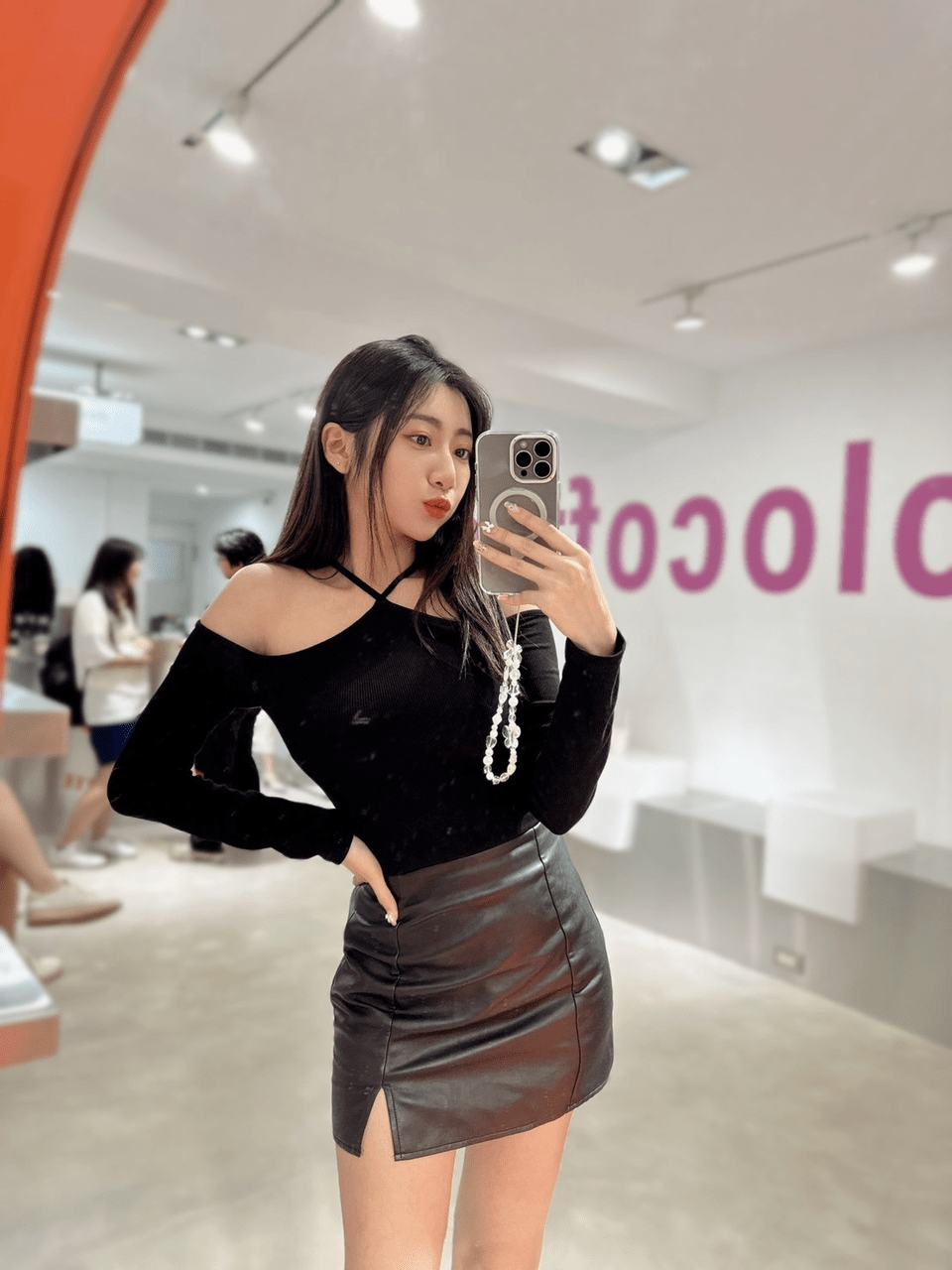 JKF百大女郎 比特 - 表特板 | Dcard