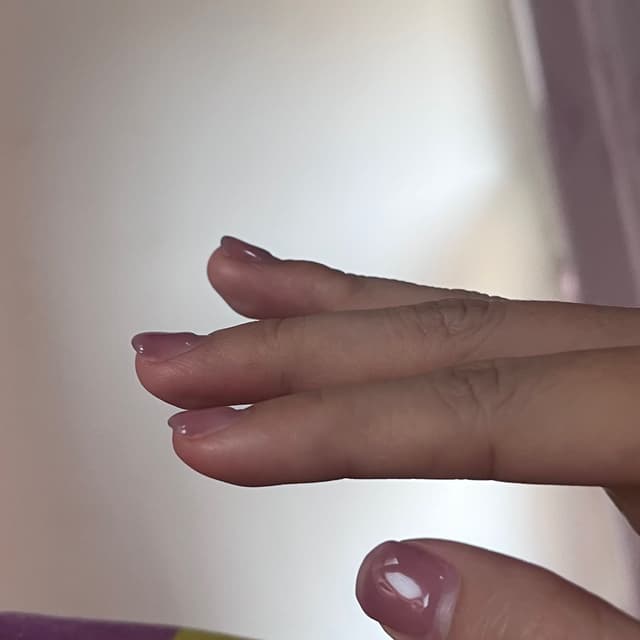 問題 請問做完這樣的弧度是正常的嗎？ 美甲板 Dcard