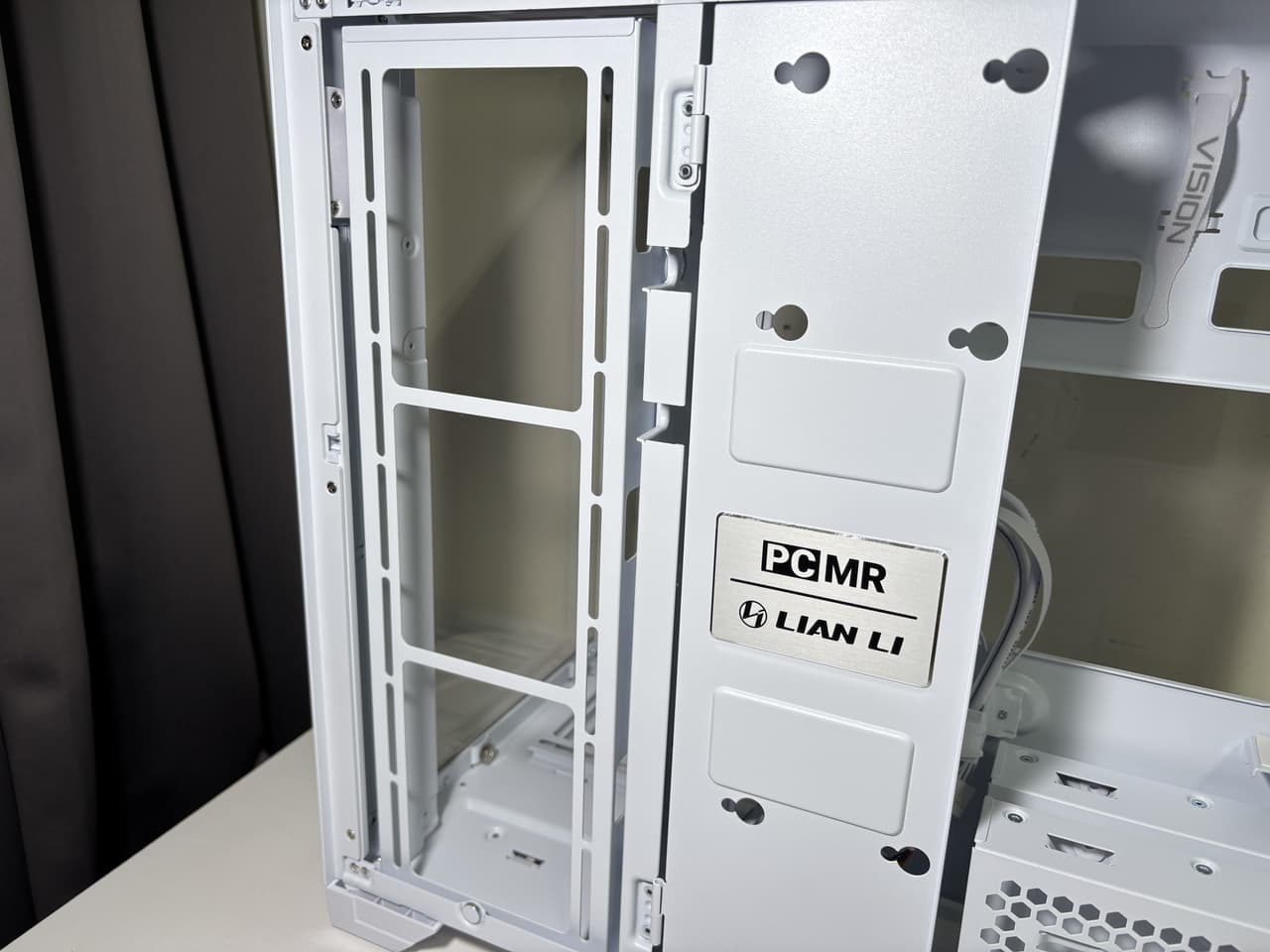 【開箱】「海景之王，還得是你！」聯力 Lian-Li O11 Vision Compact - 3C板 | Dcard